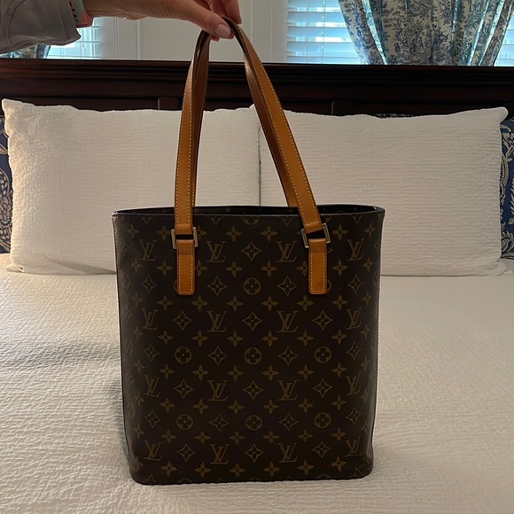 Louis Vuitton | Bags | Louis Vuitton Signature Structured Bag Like New ...